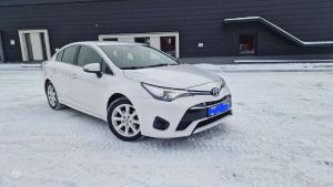Balts Toyota Avensis 2017 Kauņa, ar dzinēja tilpumu 1.60 L un nobraukumu 293 tūkst. km par 7850 €, foto  vietnē AUTOMOTO.COM.LV
