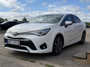 White Toyota Avensis 2017 in Riga, with an engine capacity of 1.60 L and mileage of 214 thousand km for 7750 €, photo 4 on AUTOMOTO.COM.LV