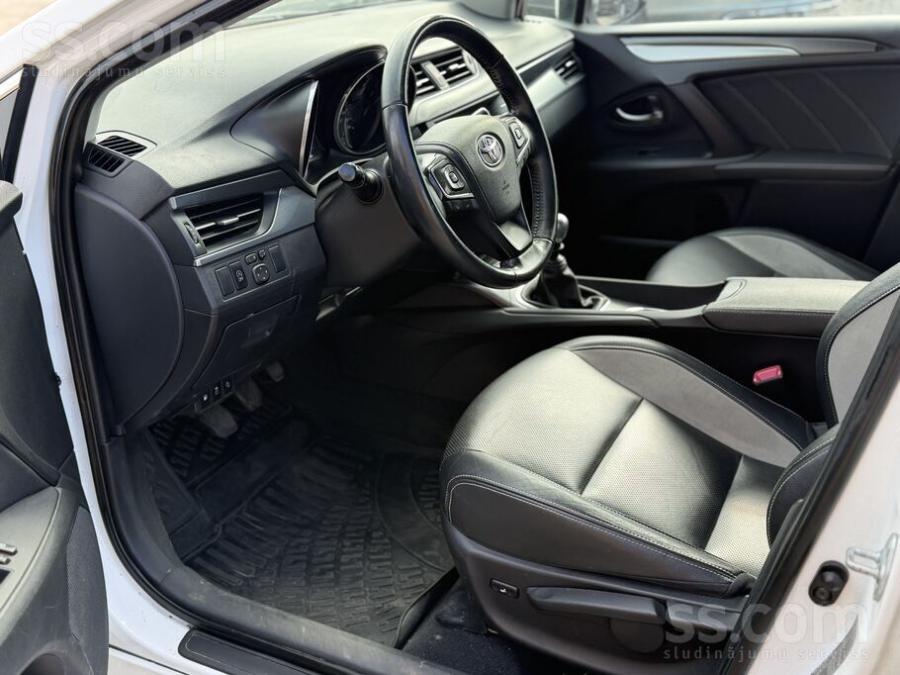 White Toyota Avensis 2017 in Riga, with an engine capacity of 1.60 L and mileage of 214 thousand km for 7750 €, photo 9 on AUTOMOTO.COM.LV