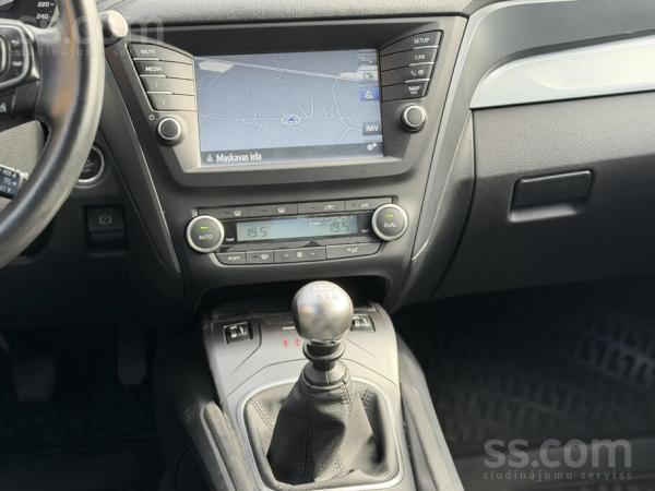 Белый Тойота Авенсис 2017 в Рига, объемом двигателя 1.60 л и пробегом 214 тыс. км за 7750 €, фото 9 на AUTOMOTO.COM.LV