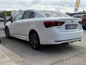 White Toyota Avensis 2017 in Riga, with an engine capacity of 1.60 L and mileage of 214 thousand km for 7750 €, photo 17 on AUTOMOTO.COM.LV