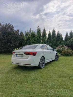 Balts Toyota Avensis 2017 Rīga, ar dzinēja tilpumu 1.80 L un nobraukumu 135 tūkst. km par 12800 €, foto 5 vietnē AUTOMOTO.COM.LV