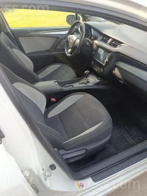 Balts Toyota Avensis 2017 Rīga, ar dzinēja tilpumu 1.80 L un nobraukumu 135 tūkst. km par 12800 €, foto 6 vietnē AUTOMOTO.COM.LV