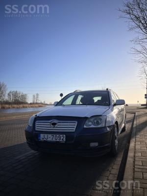 White Toyota Avensis 2006 in Liepaja, with an engine capacity of 1.60 L and mileage of 260 thousand km for 600 €, photo  on AUTOMOTO.COM.LV