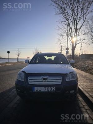 Белый Тойота Авенсис 2006 в Лиепая, объемом двигателя 1.60 л и пробегом 260 тыс. км за 600 €, фото 4 на AUTOMOTO.COM.LV