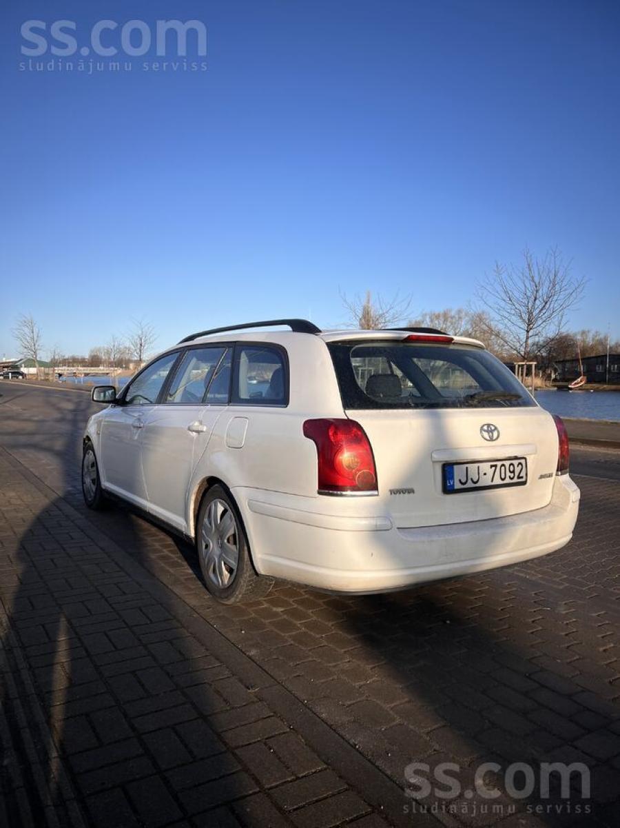 Белый Тойота Авенсис 2006 в Лиепая, объемом двигателя 1.60 л и пробегом 260 тыс. км за 600 €, фото 5 на AUTOMOTO.COM.LV