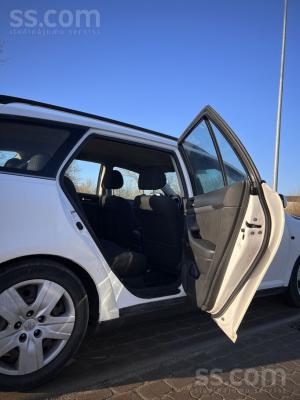 Белый Тойота Авенсис 2006 в Лиепая, объемом двигателя 1.60 л и пробегом 260 тыс. км за 600 €, фото 9 на AUTOMOTO.COM.LV