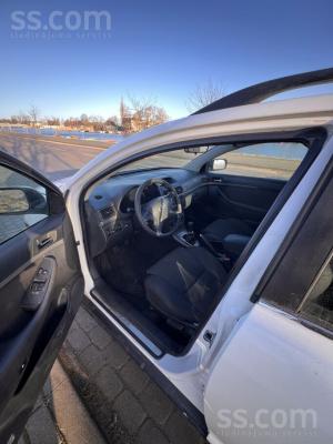 Белый Тойота Авенсис 2006 в Лиепая, объемом двигателя 1.60 л и пробегом 260 тыс. км за 600 €, фото 13 на AUTOMOTO.COM.LV