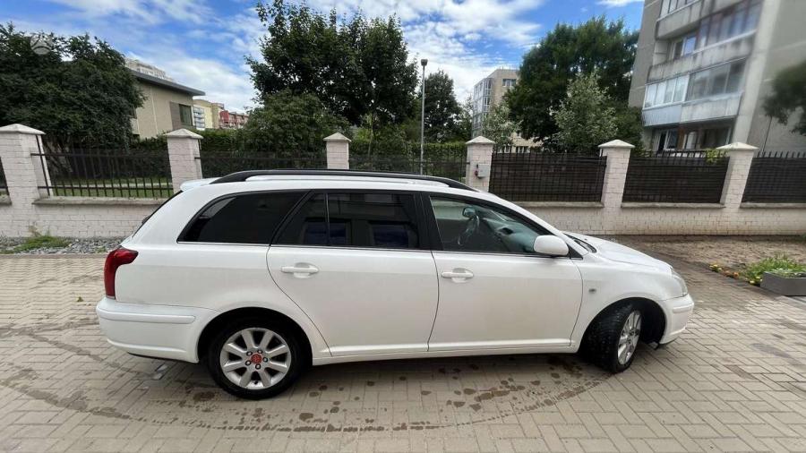 Белый Тойота Авенсис 2006 в Вильнюс, объемом двигателя 2.20 л и пробегом 358 тыс. км за 2150 €, фото 6 на AUTOMOTO.COM.LV