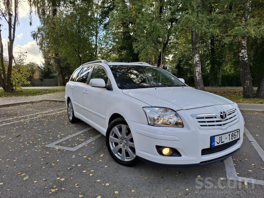 Balts Toyota Avensis 2008 Rīga, ar dzinēja tilpumu 2.00 L un nobraukumu 376 tūkst. km par 1570 €, foto 3 vietnē AUTOMOTO.COM.LV