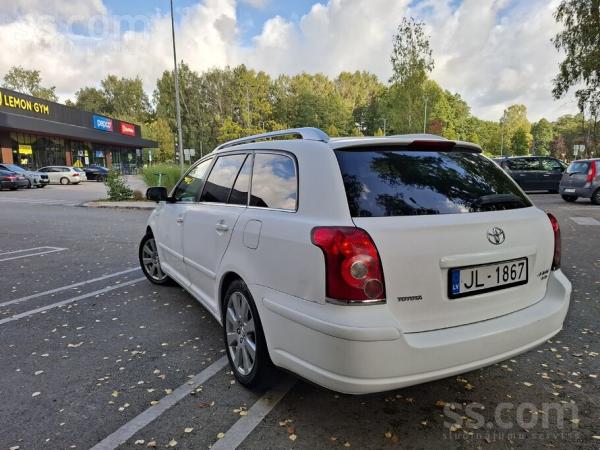 Balts Toyota Avensis 2008 Rīga, ar dzinēja tilpumu 2.00 L un nobraukumu 376 tūkst. km par 1570 €, foto 4 vietnē AUTOMOTO.COM.LV