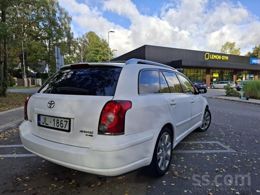 Balts Toyota Avensis 2008 Rīga, ar dzinēja tilpumu 2.00 L un nobraukumu 376 tūkst. km par 1570 €, foto 5 vietnē AUTOMOTO.COM.LV