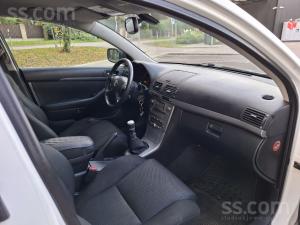 Balts Toyota Avensis 2008 Rīga, ar dzinēja tilpumu 2.00 L un nobraukumu 376 tūkst. km par 1570 €, foto 6 vietnē AUTOMOTO.COM.LV