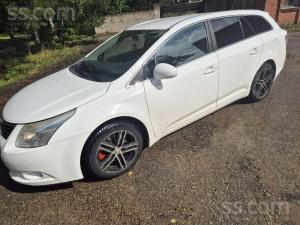 Белый Тойота Авенсис 2009 в Екабпилс, объемом двигателя 2.20 л и пробегом 325 тыс. км за 2990 €, фото 5 на AUTOMOTO.COM.LV