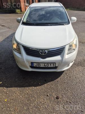 Белый Тойота Авенсис 2009 в Екабпилс, объемом двигателя 2.20 л и пробегом 325 тыс. км за 2990 €, фото 7 на AUTOMOTO.COM.LV