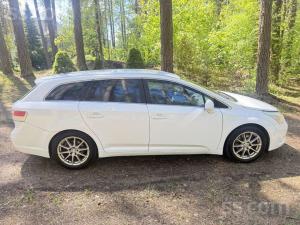Белый Тойота Авенсис 2009 в Рига, объемом двигателя 2.20 л и пробегом 232 тыс. км за 2100 €, фото 7 на AUTOMOTO.COM.LV