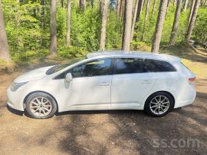 Белый Тойота Авенсис 2009 в Рига, объемом двигателя 2.20 л и пробегом 232 тыс. км за 2100 €, фото 8 на AUTOMOTO.COM.LV