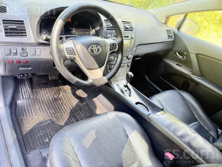 Белый Тойота Авенсис 2009 в Рига, объемом двигателя 2.20 л и пробегом 232 тыс. км за 2100 €, фото 10 на AUTOMOTO.COM.LV