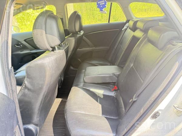 Balts Toyota Avensis 2009 Rīga, ar dzinēja tilpumu 2.20 L un nobraukumu 232 tūkst. km par 2100 €, foto 10 vietnē AUTOMOTO.COM.LV