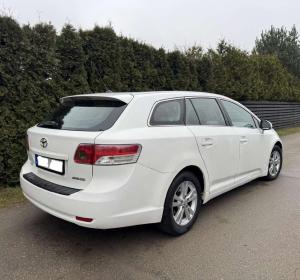 White Toyota Avensis 2010 in Vilnius, with an engine capacity of 2.00 L and mileage of 449 thousand km for 1850 €, photo 4 on AUTOMOTO.COM.LV