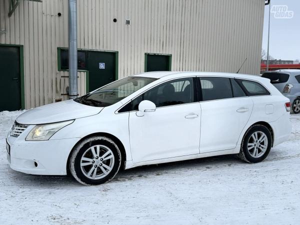 White Toyota Avensis 2010 in Silute, with an engine capacity of 2.00 L and mileage of 400 thousand km for 2150 €, photo 3 on AUTOMOTO.COM.LV