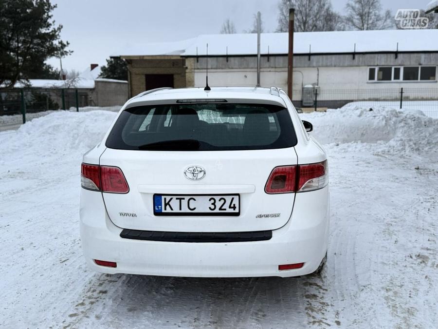 White Toyota Avensis 2010 in Silute, with an engine capacity of 2.00 L and mileage of 400 thousand km for 2150 €, photo 4 on AUTOMOTO.COM.LV
