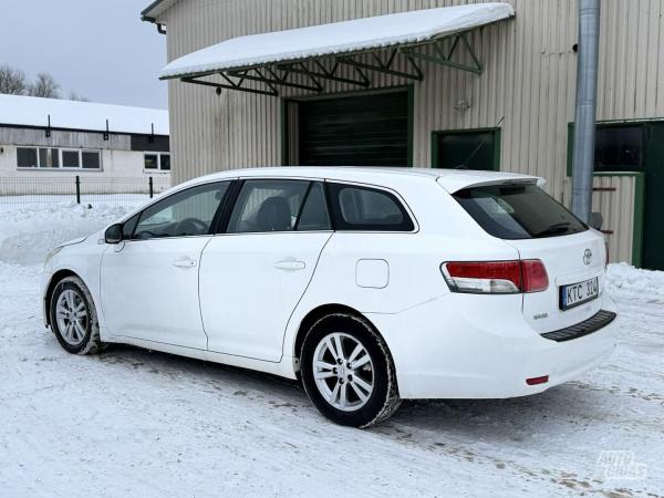 White Toyota Avensis 2010 in Silute, with an engine capacity of 2.00 L and mileage of 400 thousand km for 2150 €, photo 5 on AUTOMOTO.COM.LV