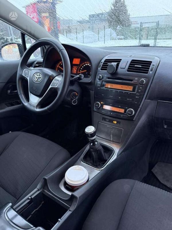 Balts Toyota Avensis 2010 Šilutė, ar dzinēja tilpumu 2.00 L un nobraukumu 400 tūkst. km par 2150 €, foto 11 vietnē AUTOMOTO.COM.LV