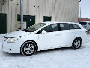 Balts Toyota Avensis 2010 Šilutė, ar dzinēja tilpumu 2.00 L un nobraukumu 440 tūkst. km par 2150 €, foto 4 vietnē AUTOMOTO.COM.LV