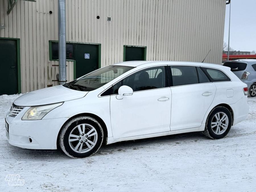 Balts Toyota Avensis 2010 Šilutė, ar dzinēja tilpumu 2.00 L un nobraukumu 440 tūkst. km par 2150 €, foto 4 vietnē AUTOMOTO.COM.LV