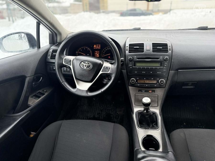 Balts Toyota Avensis 2010 Šilutė, ar dzinēja tilpumu 2.00 L un nobraukumu 440 tūkst. km par 2150 €, foto 9 vietnē AUTOMOTO.COM.LV