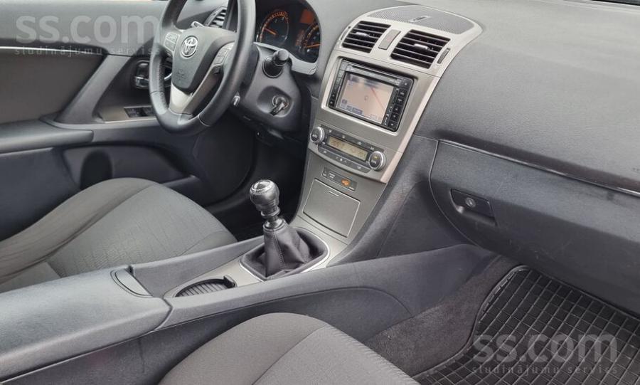 Белый Тойота Авенсис 2010 в Рига, объемом двигателя 2.20 л и пробегом 266 тыс. км за 4400 €, фото 13 на AUTOMOTO.COM.LV