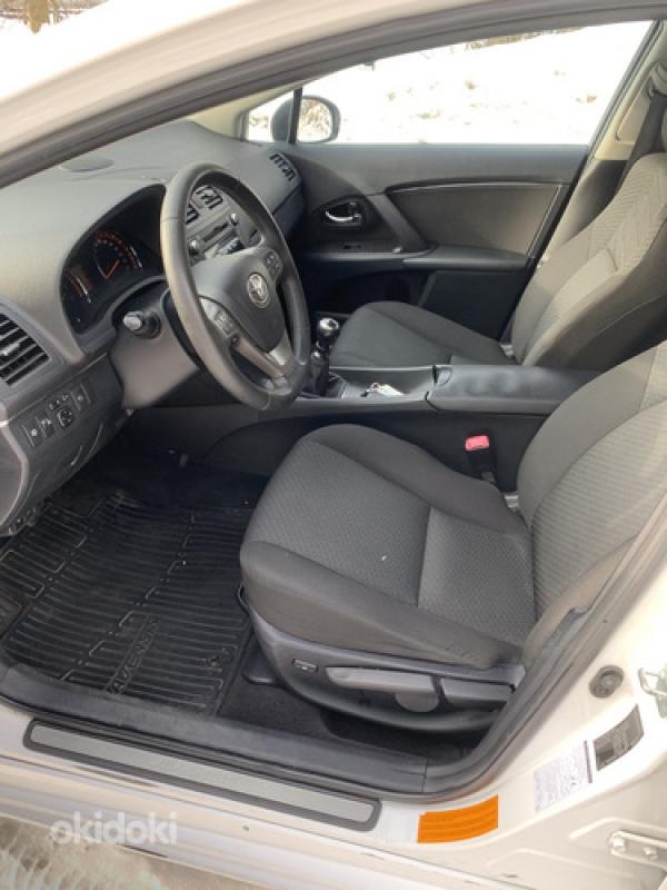 White Toyota Avensis 2010 in Tallinn, with an engine capacity of 1.80 L and mileage of 350 thousand km for 4450 €, photo 10 on AUTOMOTO.COM.LV