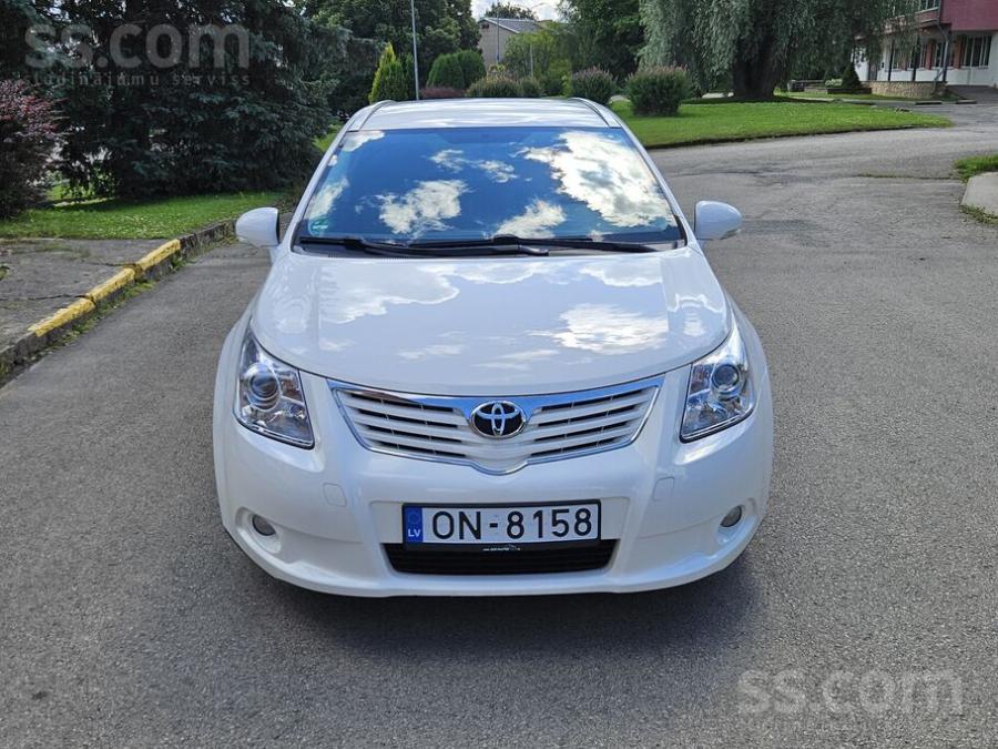 Balts Toyota Avensis 2010 Jēkabpils, ar dzinēja tilpumu 2.20 L un nobraukumu 268 tūkst. km par 5190 €, foto 4 vietnē AUTOMOTO.COM.LV