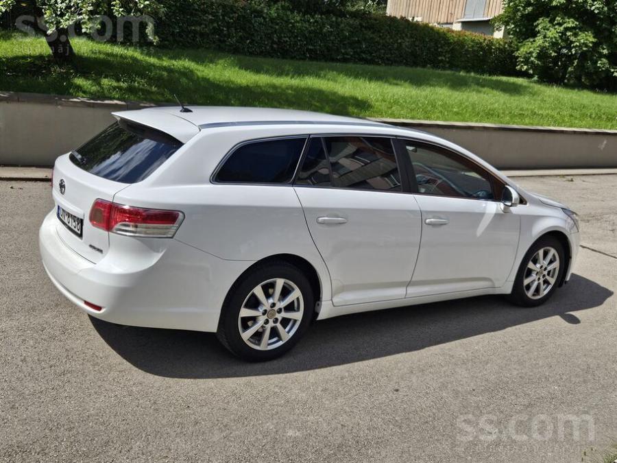 Balts Toyota Avensis 2010 Jēkabpils, ar dzinēja tilpumu 2.20 L un nobraukumu 268 tūkst. km par 5190 €, foto 8 vietnē AUTOMOTO.COM.LV