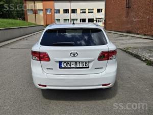 Balts Toyota Avensis 2010 Jēkabpils, ar dzinēja tilpumu 2.20 L un nobraukumu 268 tūkst. km par 5190 €, foto 10 vietnē AUTOMOTO.COM.LV