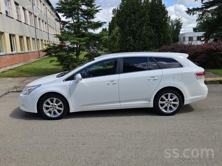 Balts Toyota Avensis 2010 Jēkabpils, ar dzinēja tilpumu 2.20 L un nobraukumu 268 tūkst. km par 5190 €, foto 12 vietnē AUTOMOTO.COM.LV
