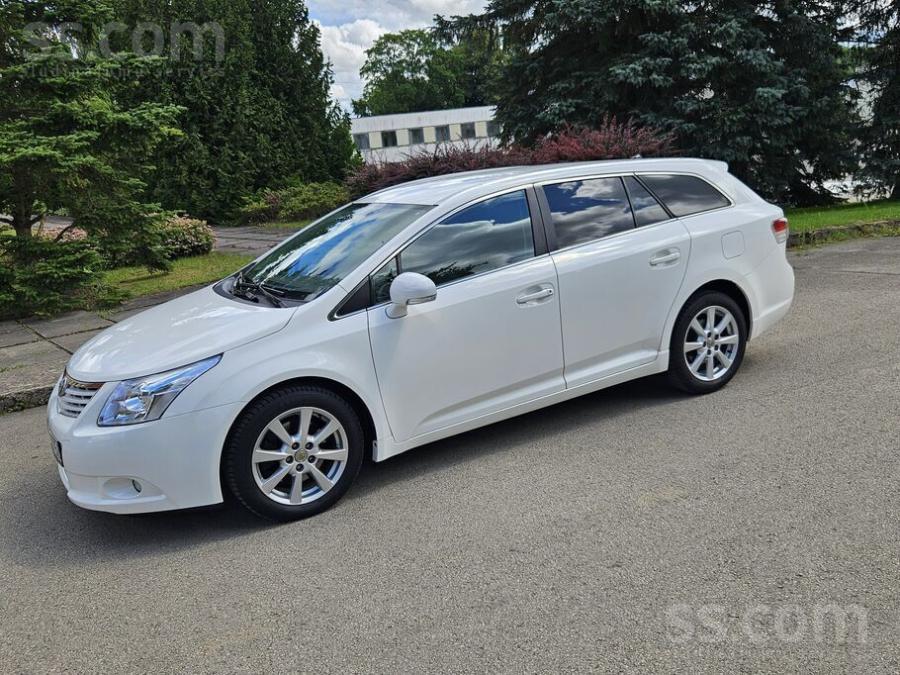 Balts Toyota Avensis 2010 Jēkabpils, ar dzinēja tilpumu 2.20 L un nobraukumu 268 tūkst. km par 5190 €, foto 13 vietnē AUTOMOTO.COM.LV