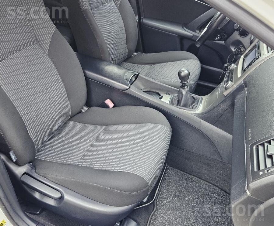 Balts Toyota Avensis 2010 Jēkabpils, ar dzinēja tilpumu 2.20 L un nobraukumu 268 tūkst. km par 5190 €, foto 22 vietnē AUTOMOTO.COM.LV