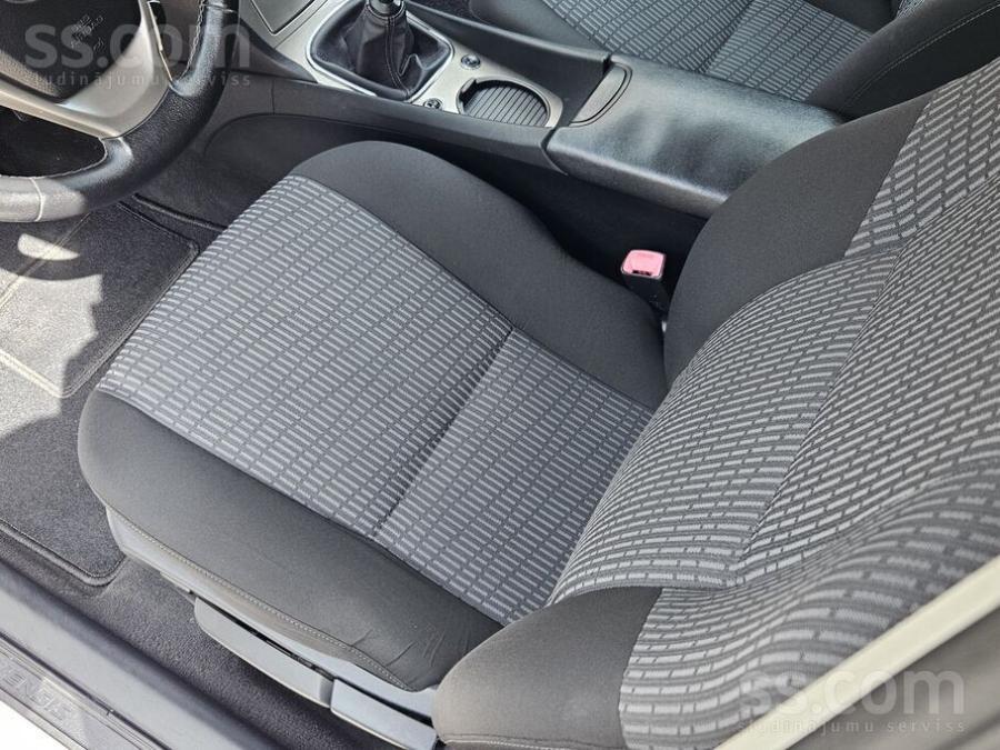 Balts Toyota Avensis 2010 Jēkabpils, ar dzinēja tilpumu 2.20 L un nobraukumu 268 tūkst. km par 5190 €, foto 25 vietnē AUTOMOTO.COM.LV