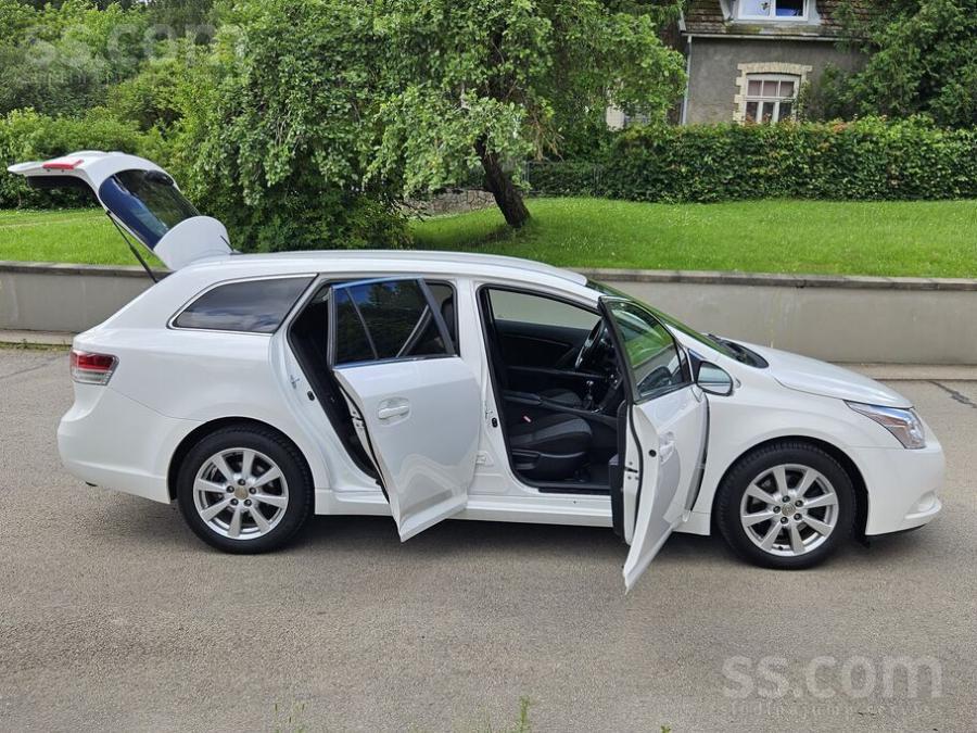 Balts Toyota Avensis 2010 Jēkabpils, ar dzinēja tilpumu 2.20 L un nobraukumu 268 tūkst. km par 5190 €, foto 28 vietnē AUTOMOTO.COM.LV