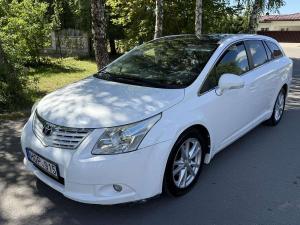 Белый Тойота Авенсис 2010 в Вильнюс, объемом двигателя 2.00 л и пробегом 331 тыс. км за 2000 €, фото  на AUTOMOTO.COM.LV