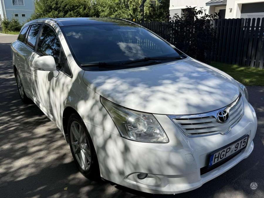 Белый Тойота Авенсис 2010 в Вильнюс, объемом двигателя 2.00 л и пробегом 331 тыс. км за 2000 €, фото 4 на AUTOMOTO.COM.LV