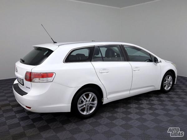 Balts Toyota Avensis 2011 Tallina, ar dzinēja tilpumu 2.00 L un nobraukumu 357 tūkst. km par 1799 €, foto 3 vietnē AUTOMOTO.COM.LV