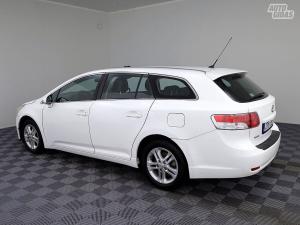 White Toyota Avensis 2011 in Tallinn, with an engine capacity of 2.00 L and mileage of 357 thousand km for 1799 €, photo 4 on AUTOMOTO.COM.LV