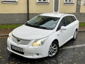 White Toyota Avensis 2011 in Marijampole, with an engine capacity of 2.20 L and mileage of 253 thousand km for 4050 €, photo 3 on AUTOMOTO.COM.LV