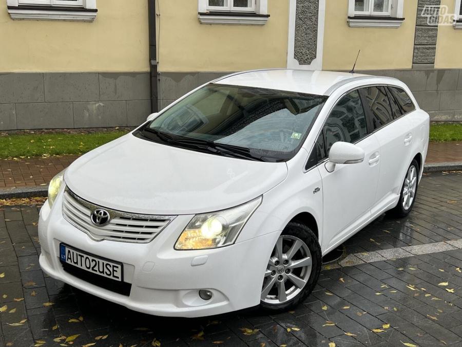 White Toyota Avensis 2011 in Marijampole, with an engine capacity of 2.20 L and mileage of 253 thousand km for 4050 €, photo 3 on AUTOMOTO.COM.LV