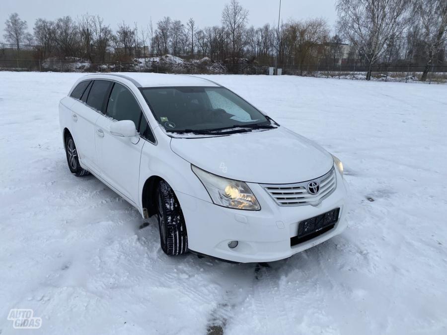 White Toyota Avensis 2011 in Marijampole, with an engine capacity of 1.80 L and mileage of 219 thousand km for 4900 €, photo 3 on AUTOMOTO.COM.LV