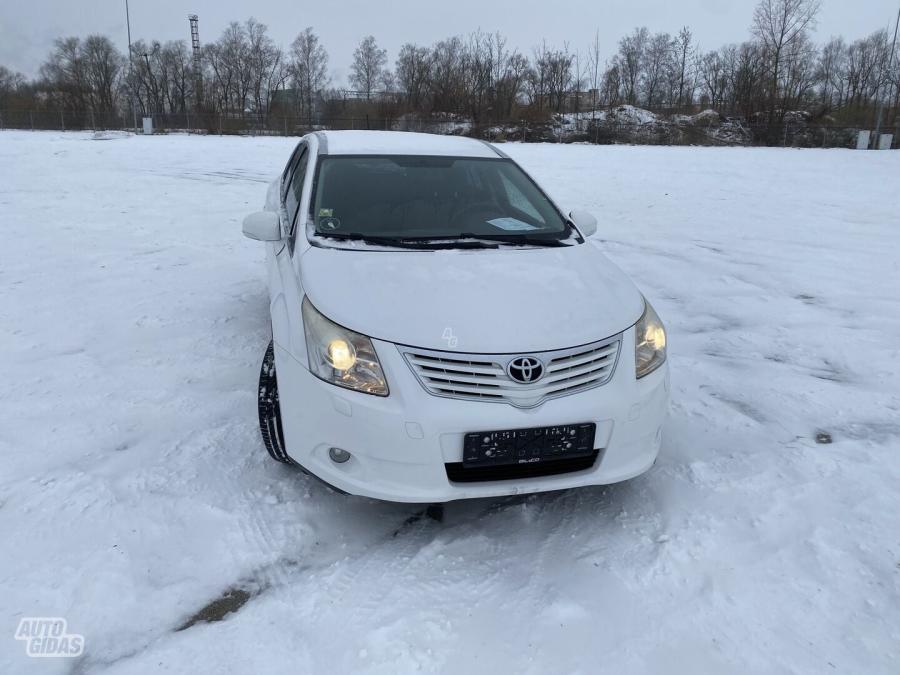 White Toyota Avensis 2011 in Marijampole, with an engine capacity of 1.80 L and mileage of 219 thousand km for 4900 €, photo 6 on AUTOMOTO.COM.LV