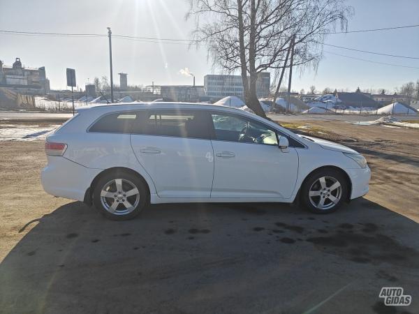 Balts Toyota Avensis 2011 Jonava, ar dzinēja tilpumu 2.00 L un nobraukumu 387 tūkst. km par 2900 €, foto 5 vietnē AUTOMOTO.COM.LV